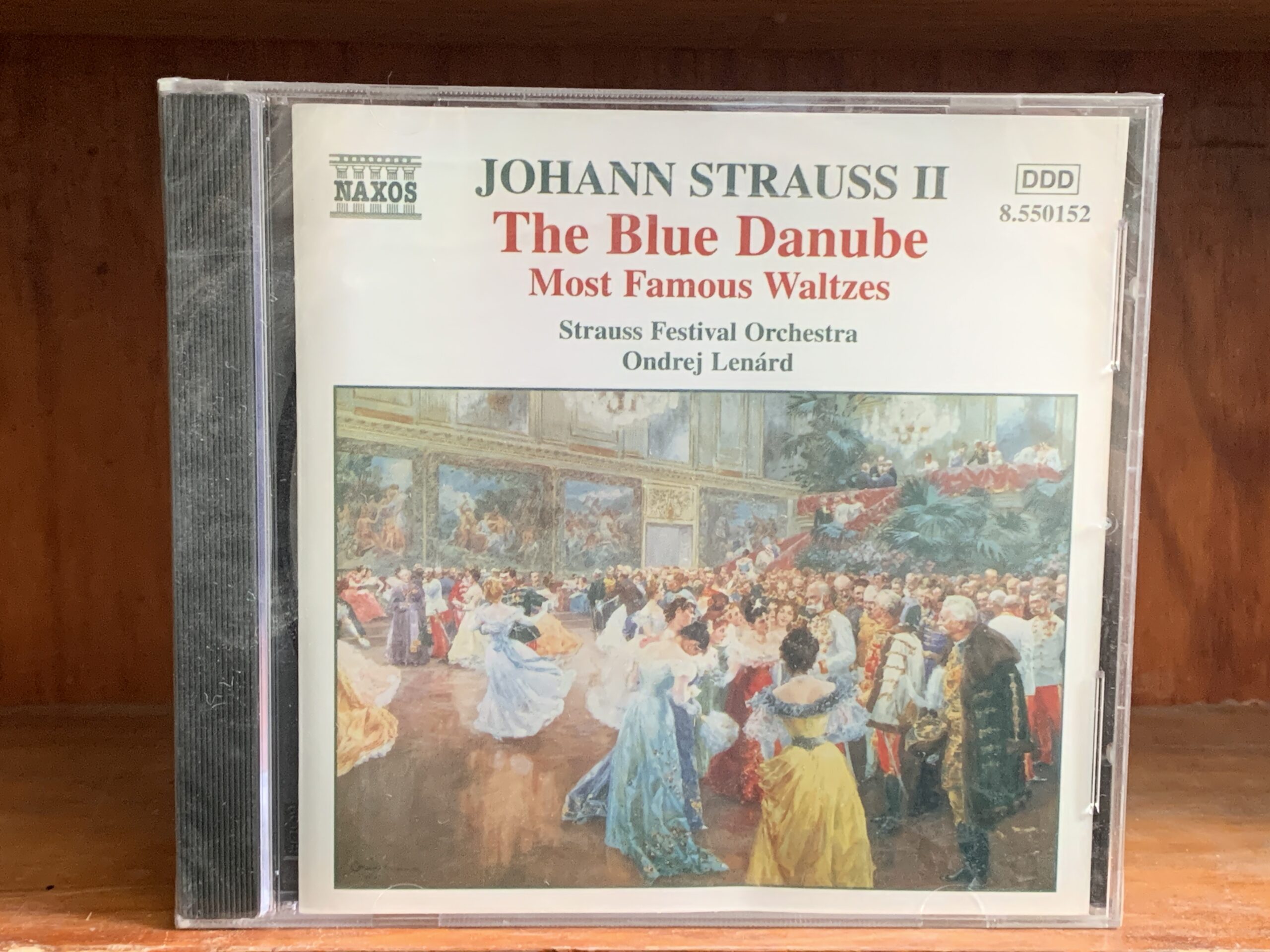 Johann Strauss II: The Blue Danube & Most Famous Waltzes - Bazar de Música