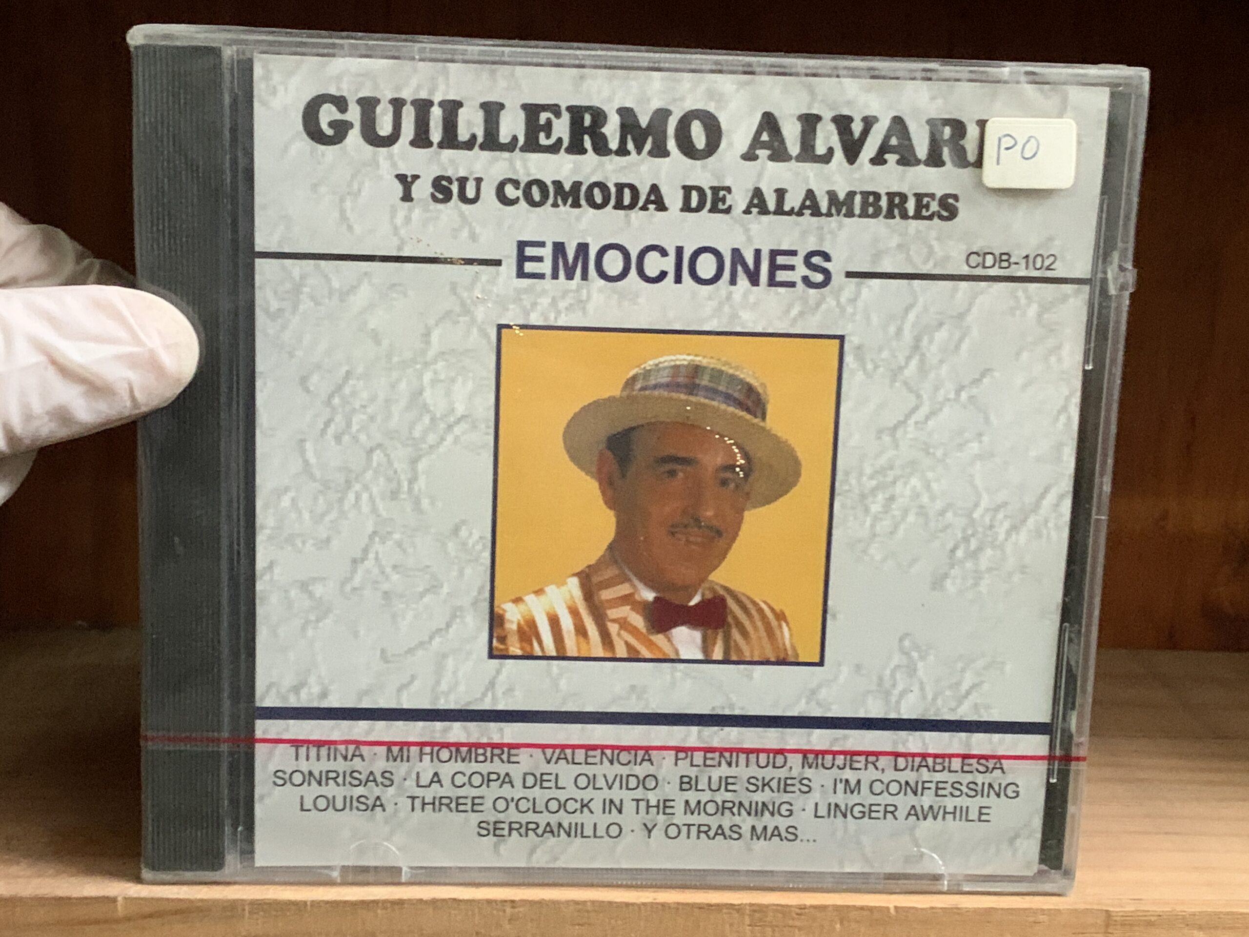Guillermo Alvarez y su Comoda de Alambres: Emociones - Bazar de Música